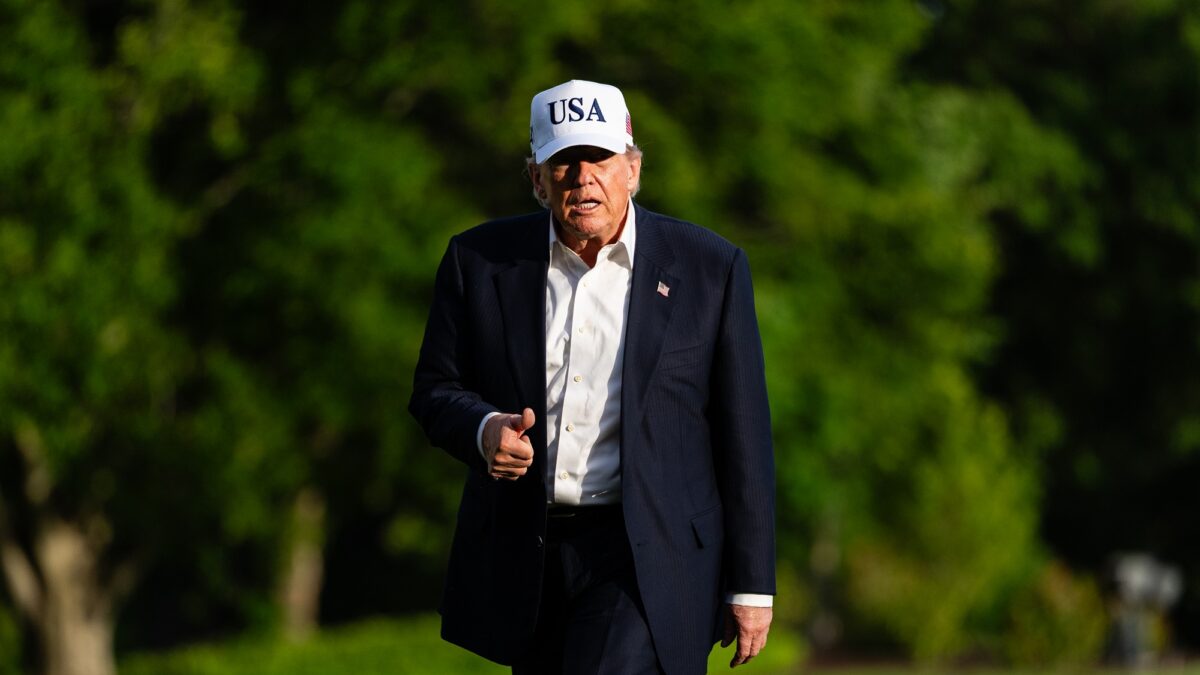 Trump delays order on AI oversight hours before planned signing